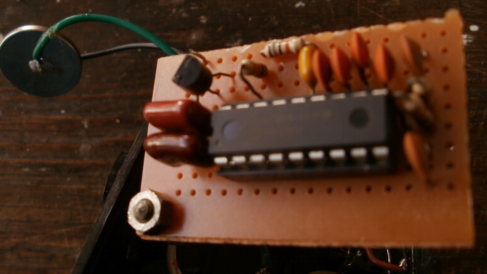 LU5FR: EL PIC-KEYER DE DL4YHF