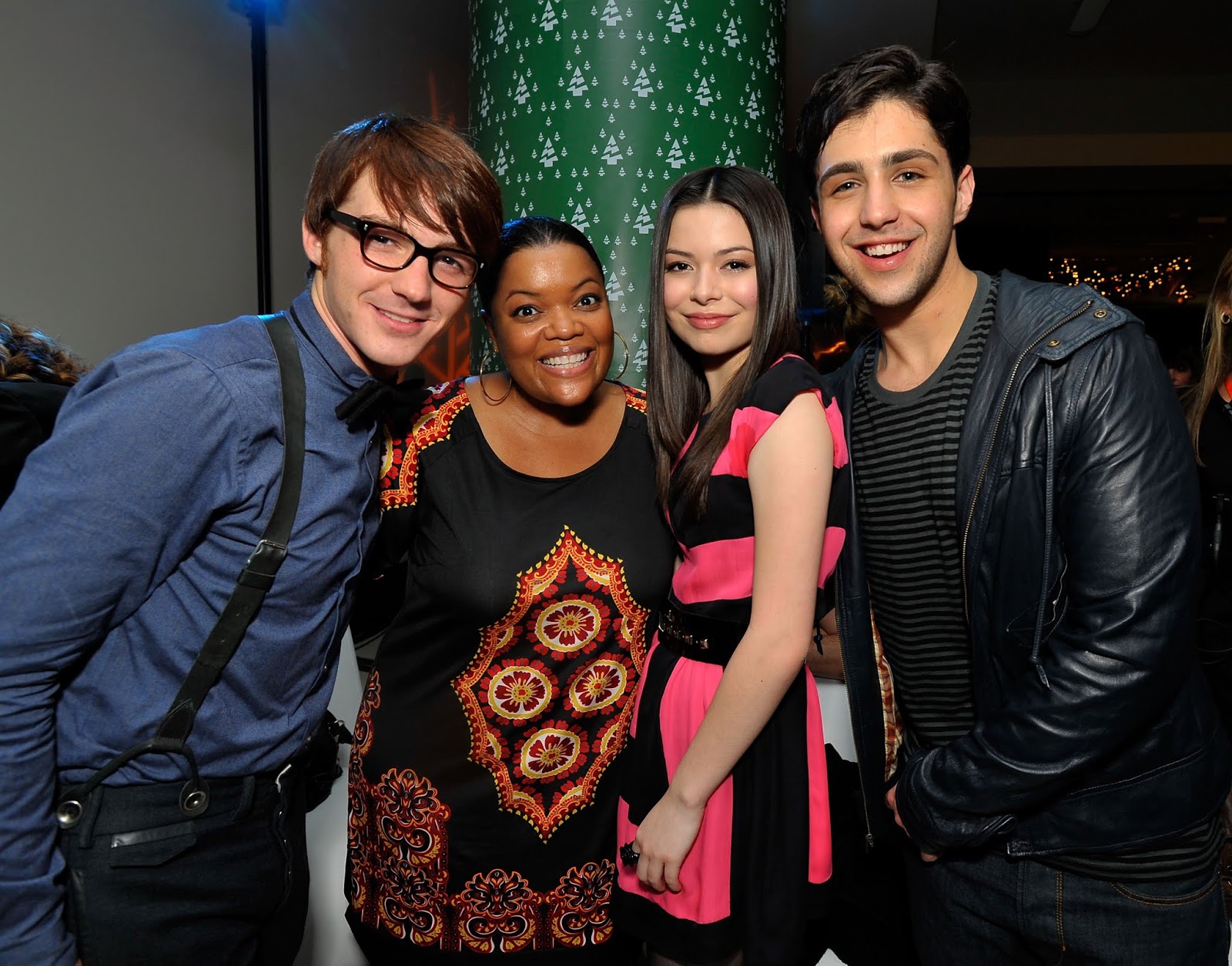 NickALive!: Yvette Nicole Brown Loves Her 'Drake & Josh' Character, Too