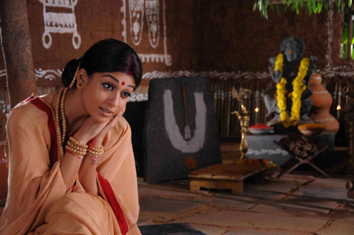 Media Gallery: Nayanthara Latest Seetha Getup Stills @ Sri Rama Rajyam ...