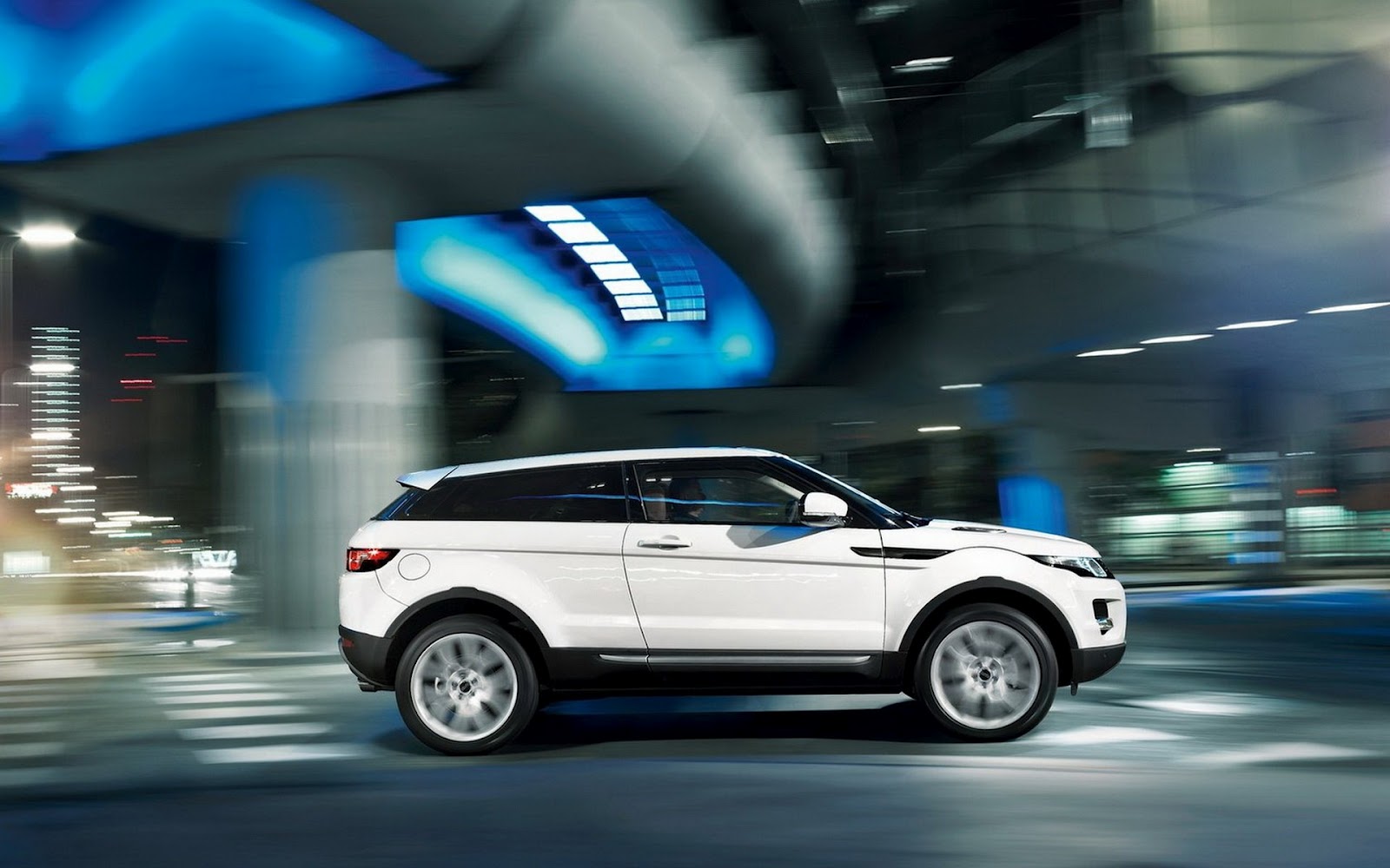 Wallpapers of beautiful cars: Land Rover / Range Rover Evoque
