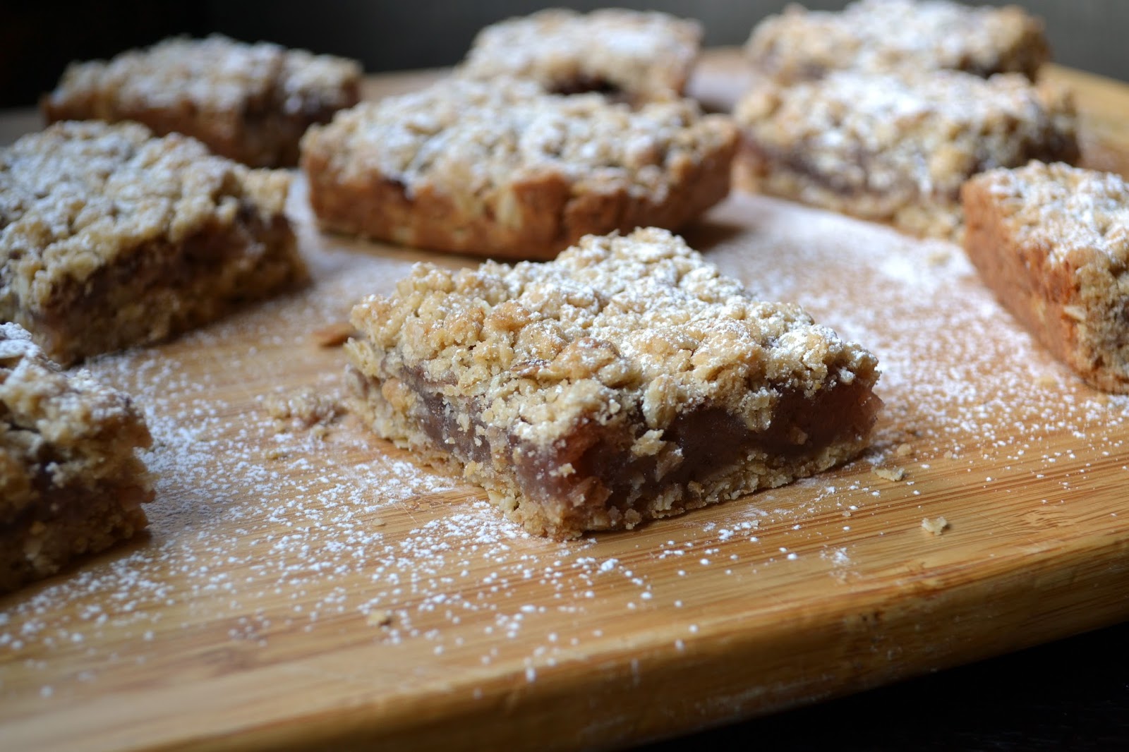 Hardly Housewives: Easy Raspberry Jam Bars