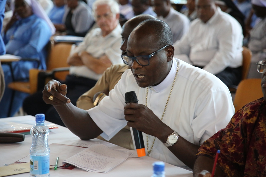 Askofu Minde ahimiza nidhamu na utii kwa watawa