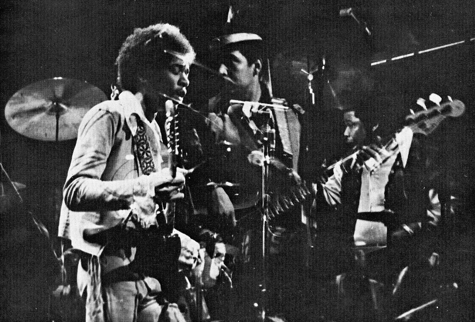 Nieto Ni Lo Otro, De Todo Un Poco: Segundo adelanto del primer ...