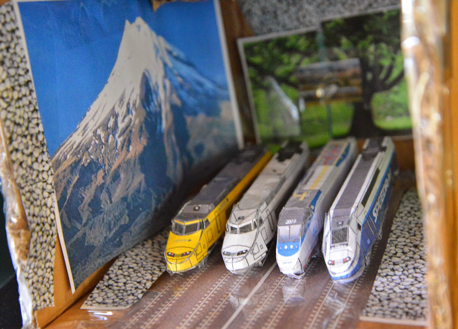 A school of fish: Making paper model trains
