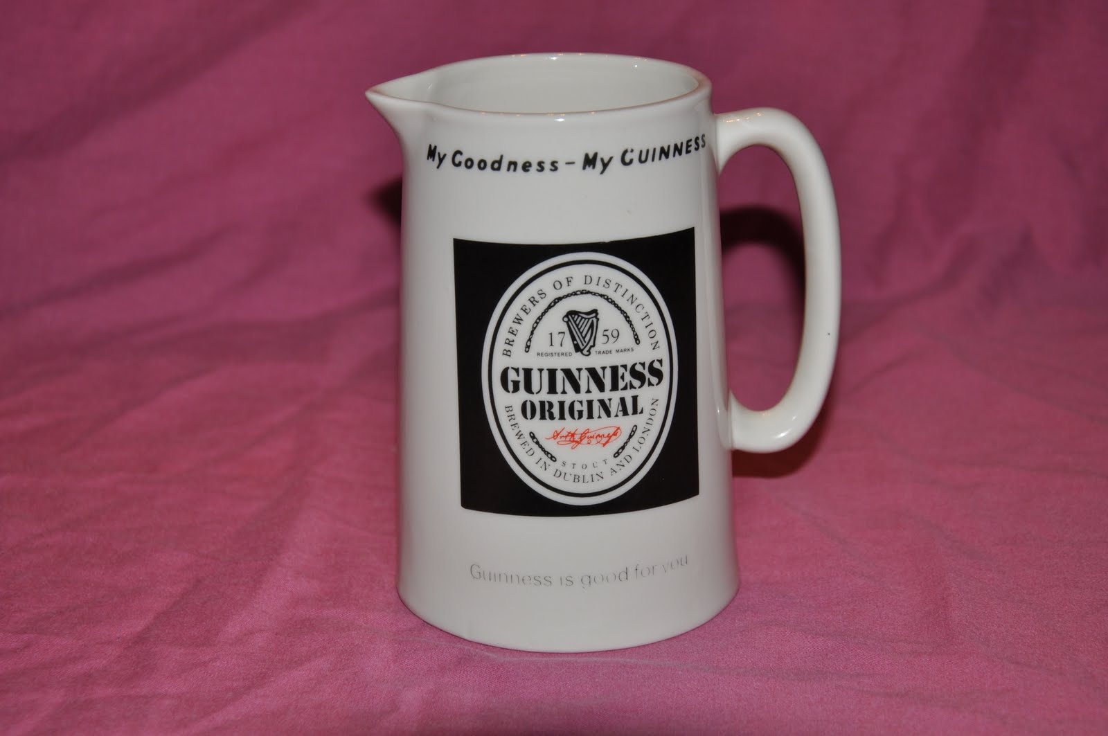 Guinness Collection: Labels, Carlton Ware, Wade, Gilroy, Doctors Books ...