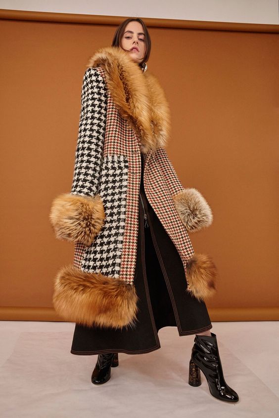 Houndstooth Pattern - Miss Rich