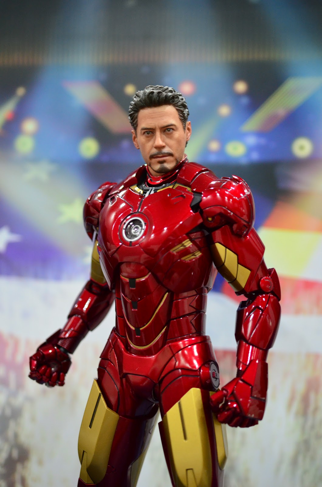 Toys For Papa: Hot Toys : Suit Up Gantry with Iron Man Mark IV Review ...