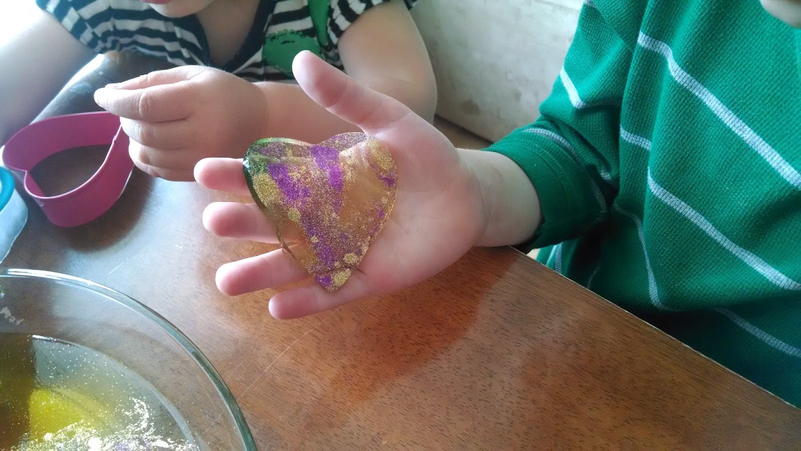 DIY Window Gel Clings | Laisy Daisy Days