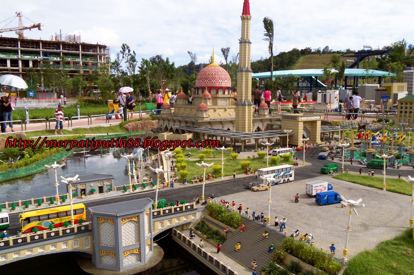 TERBANG BERSAMAKU: WW 17# : Seni Bina Bangunan Lego...