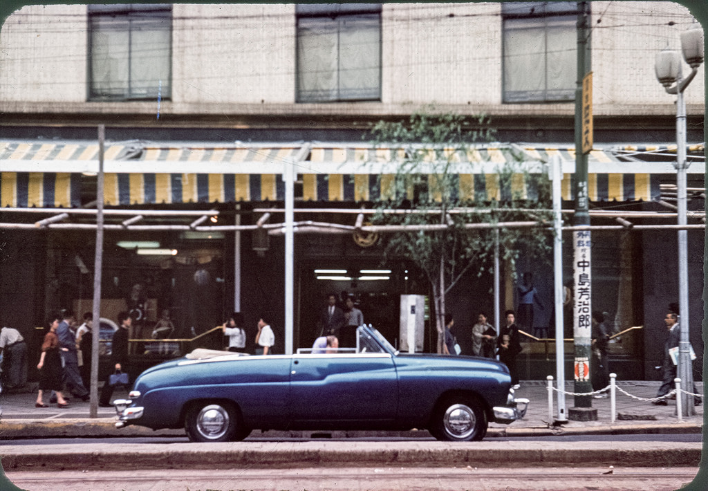20 Rare and Wonderful Color Photographs Capture Daily Transport in ...