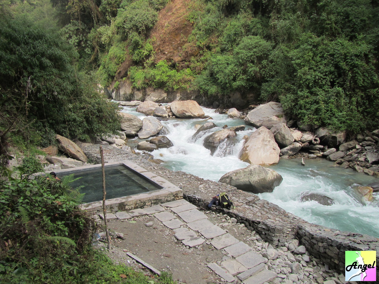 Mardi Himal Trek 第4天: Landruk - Jhinu - Chhomrong | [一細舊cm出走記]