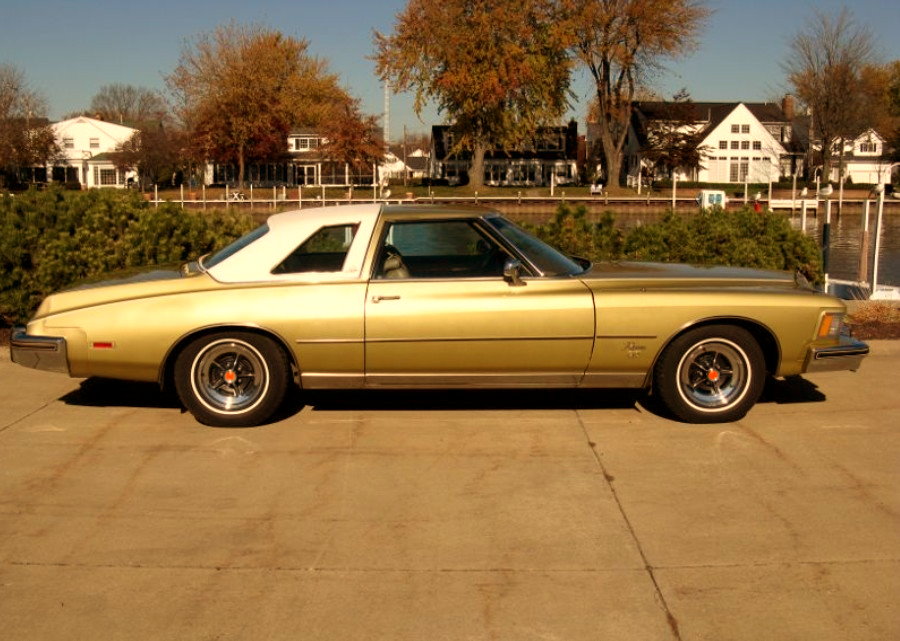 MUSCLE CAR COLLECTION : 1974 Buick Riviera GS (Grand Sport) Review