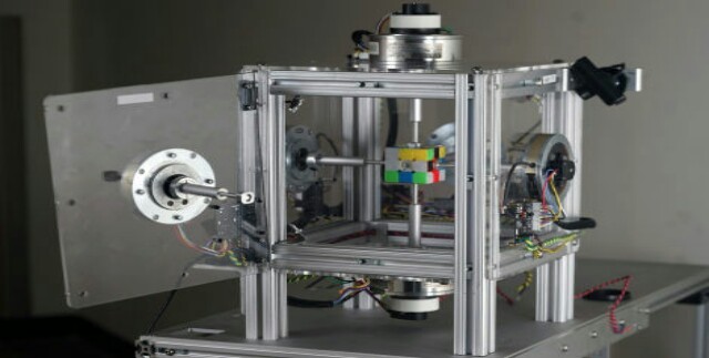 Killer Rob: Robot Rubik’s Cube Solver