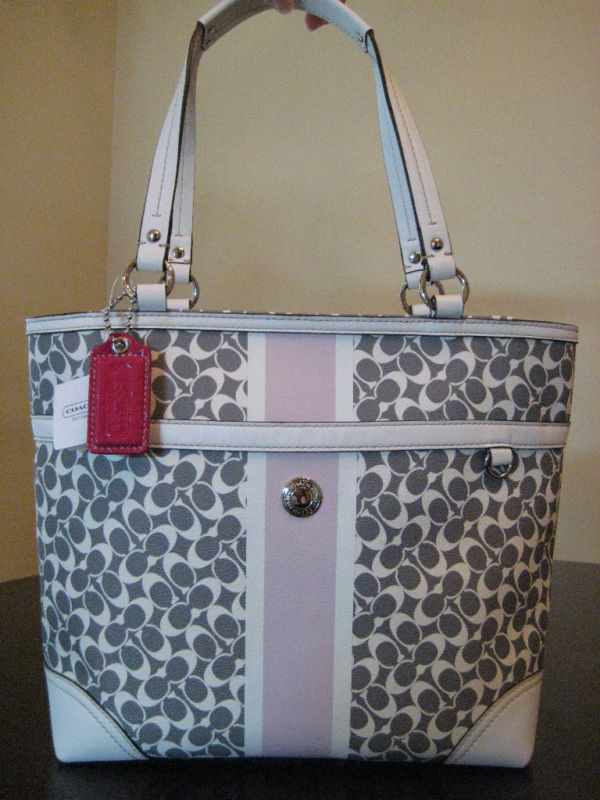 Fabulous Shoppe: COACH CHELSEA SIGNATURE TOTE F15137