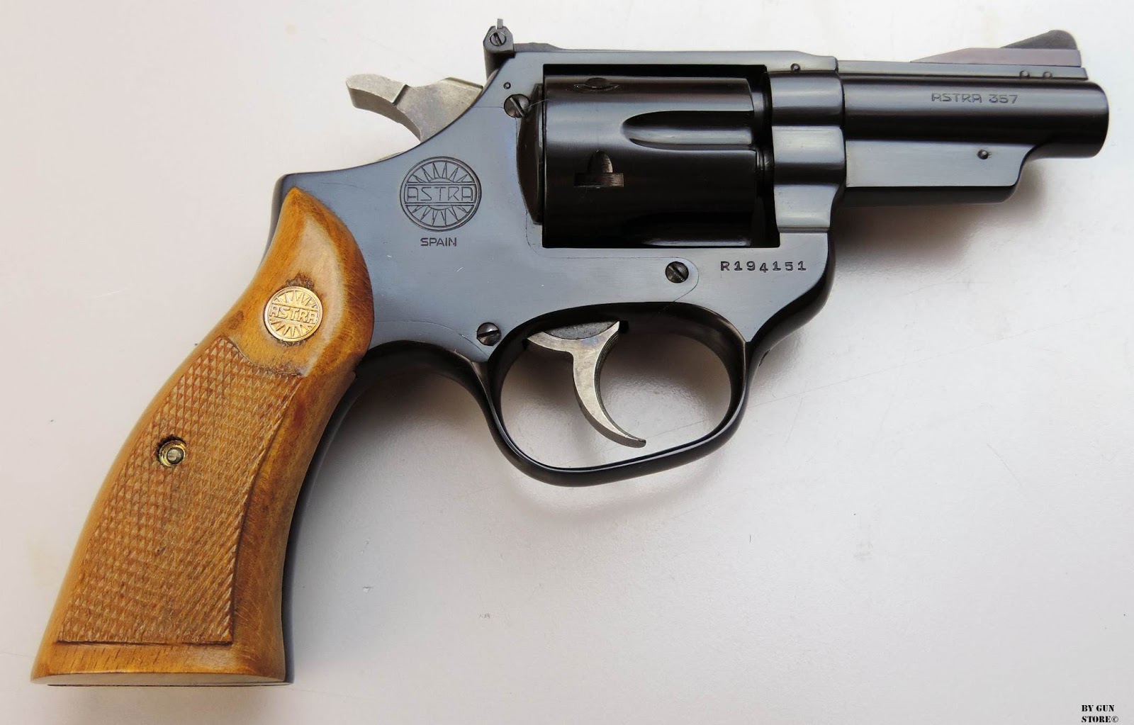 Armi usate web portal: Revolver Astra Unceta mod. 357 cal. 357 Magnum