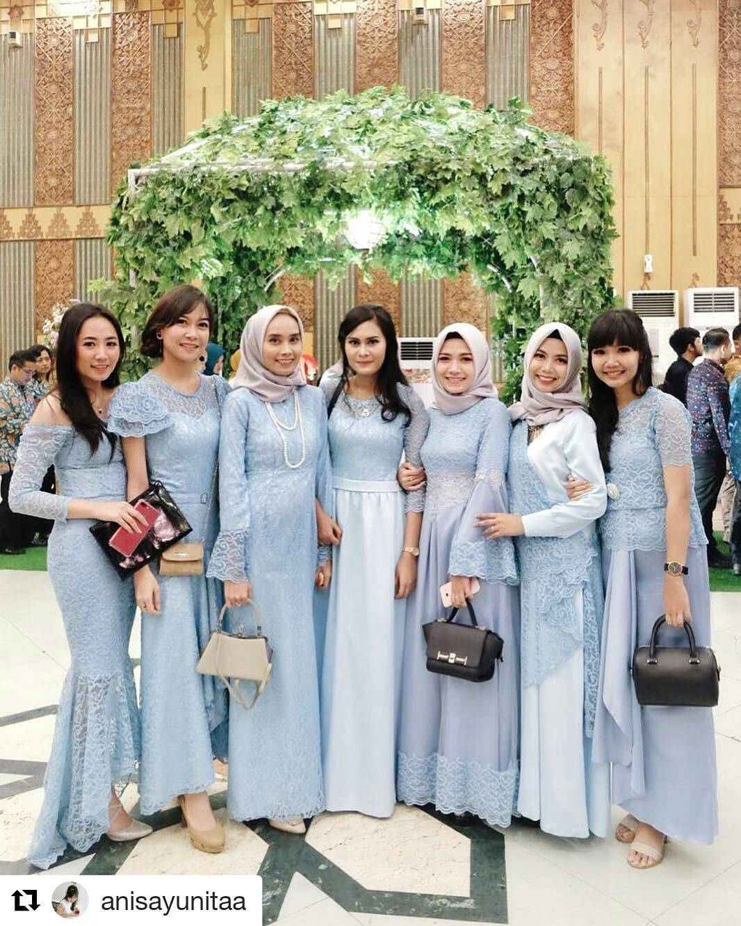 23 Model Baju Kebaya Renda Brokat Simple Tapi Modern dan Mewah yang ...