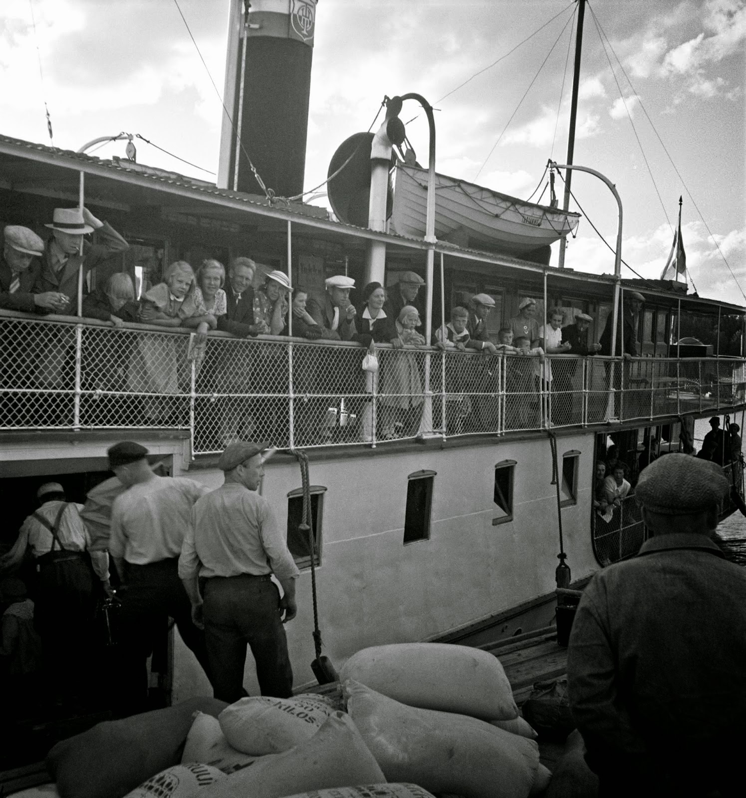 Black and White Photos of Daily Life in Finland in 1941 ~ Vintage Everyday