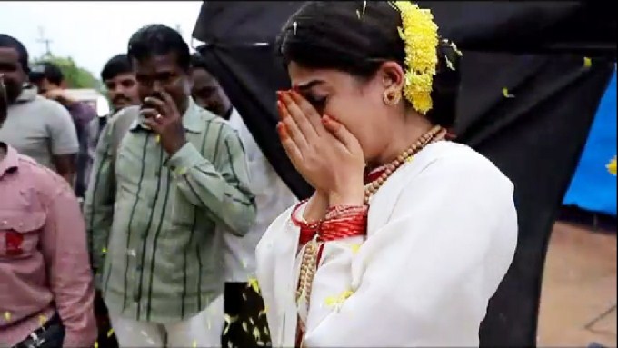 Latest Film News Online, Actress Photo Gallery: Nayanthara Cried in Sri ...