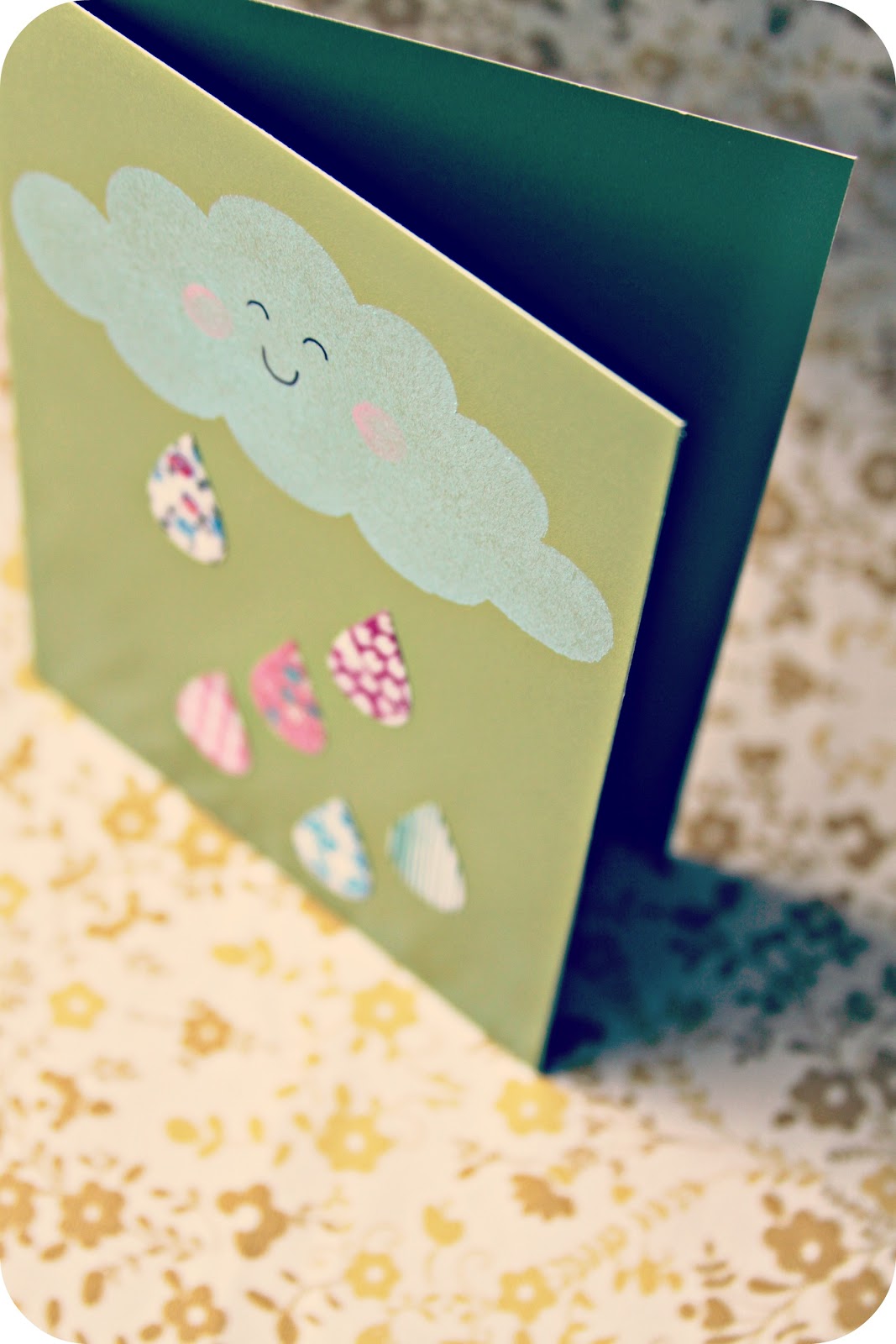 WhiMSy love: DIY: April Showers Greeting Card