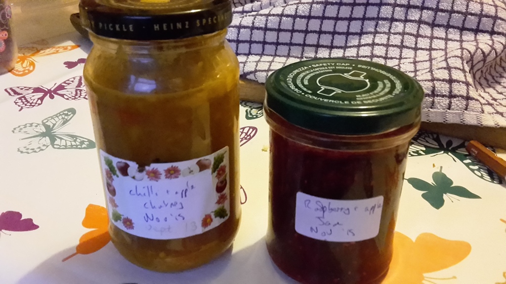 An English Homestead: Chilli Apple Chutney & Raspberry Jam