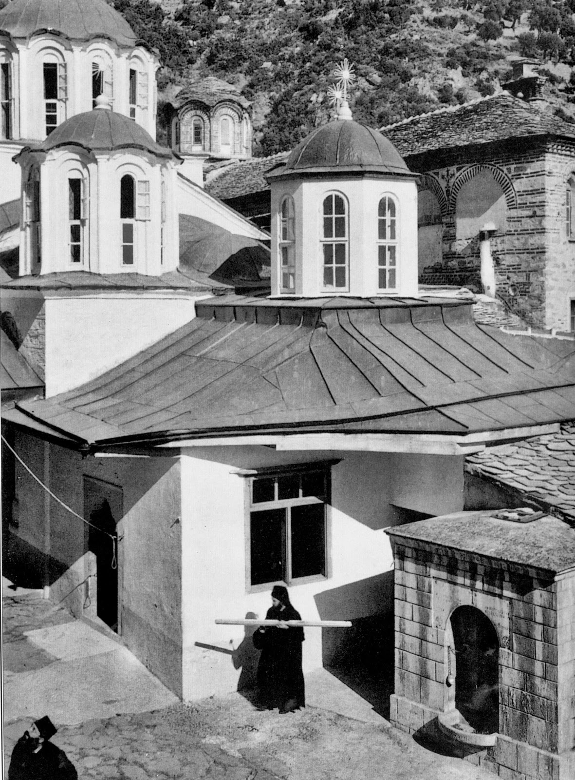 ΑΓΙΟΡΕΙΤΙΚΕΣ ΜΝΗΜΕΣ: 11402 - Ντόπιοι και ξένοι φωτογράφοι στο Άγιον Όρος