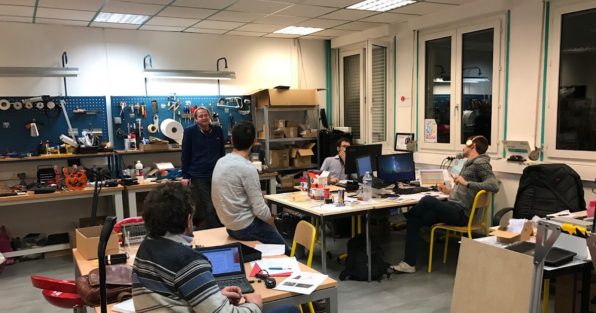 INNOV'LAB IUT CACHAN: Ambiance studieuse à l'INNOV'lab