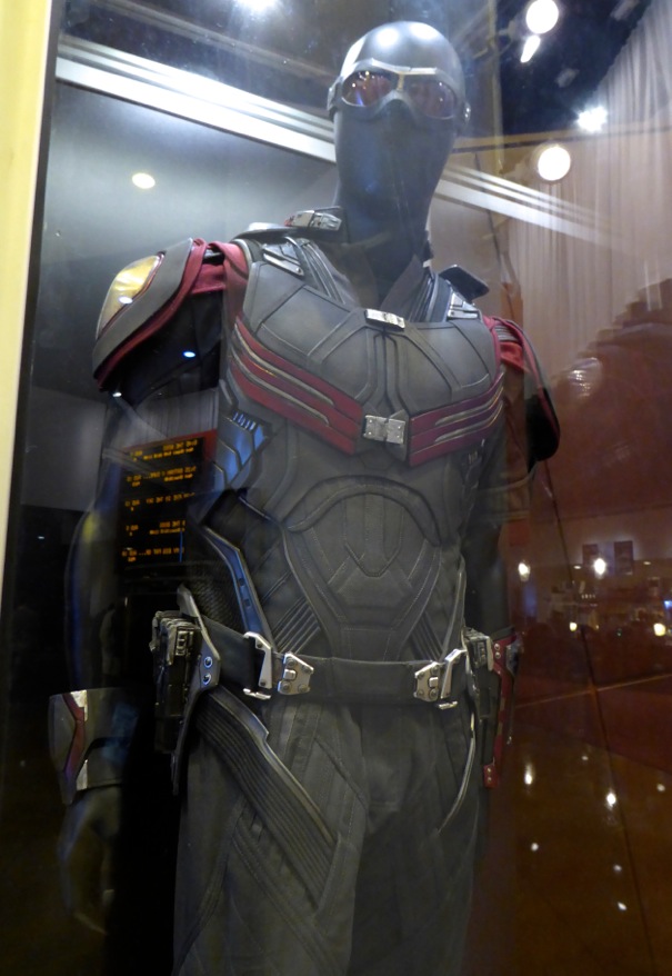 Hollywood Movie Costumes and Props: Anthony Mackie's Falcon costume ...