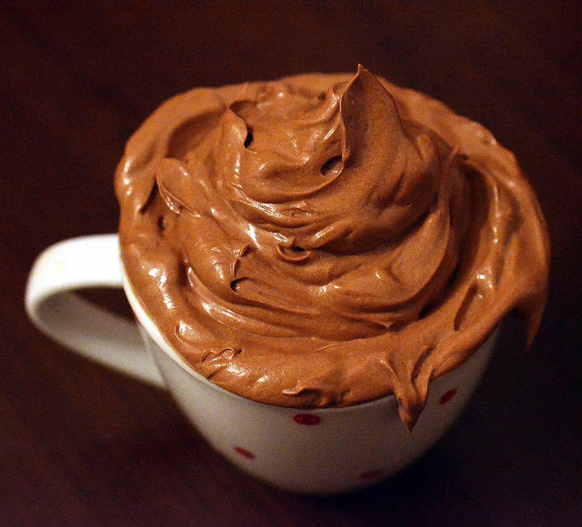 Crema de ciocolata fara oua (pentru tort)