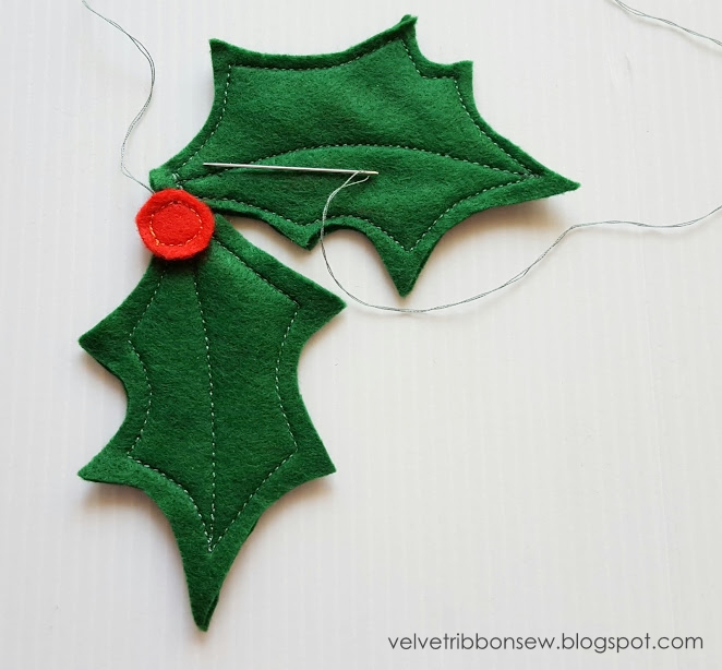 Christmas Crafts #2 : Holly Leaves And Berries