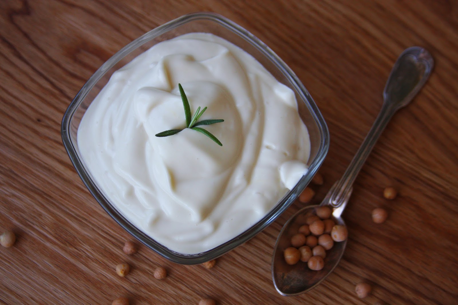 CO SI DNESKA DÁM? : Veganská majonéza - Majonéza z cizrnového nálevu