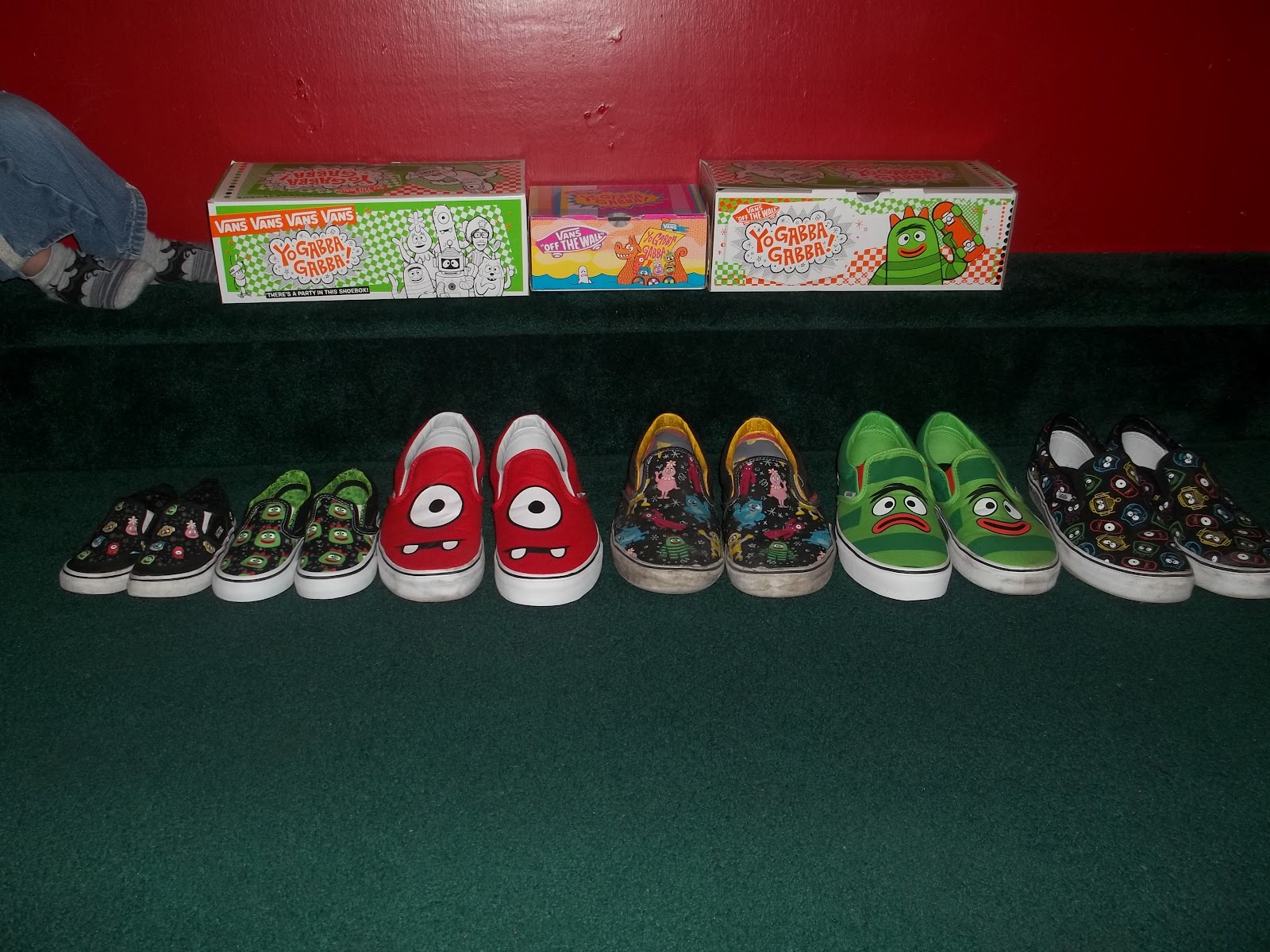 Life in The Dollhouse: Yo Gabba Gabba shoes...