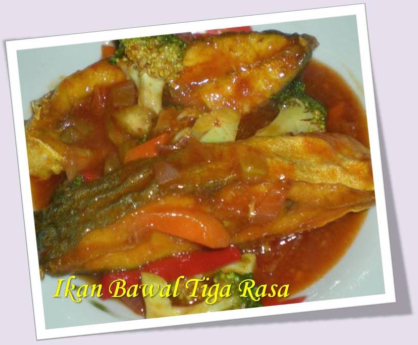 ZaNa's Villa: Ikan Bawal Tiga Rasa..