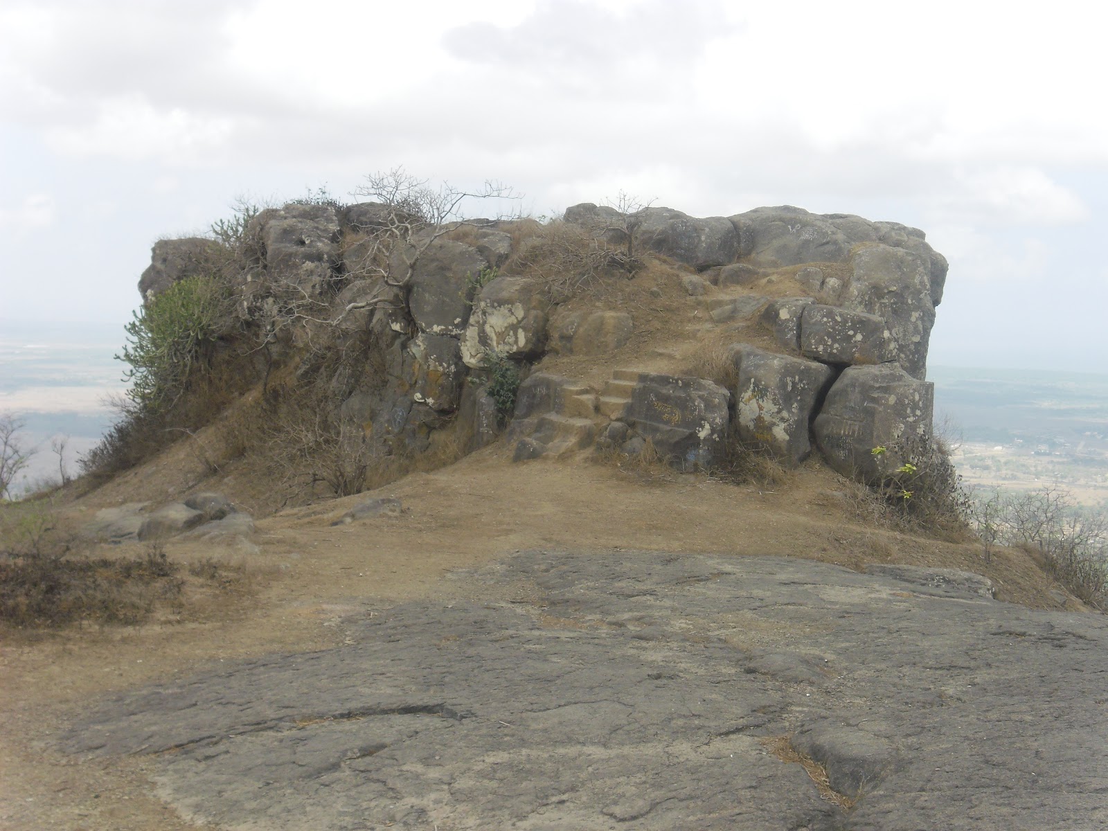Weekend Wanderer a blog by Aashish Chawla: Trek to Kaldurg Fort, Palghar