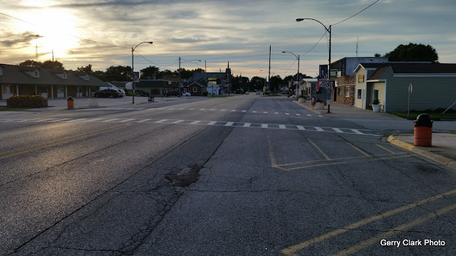 Road Runner: Views From Old Hometown - Gillespie, IL