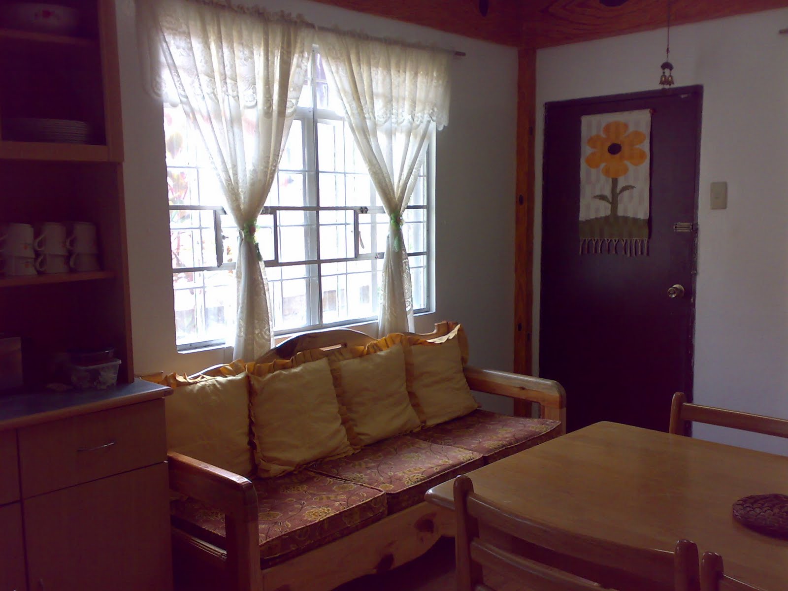 Lou's Three-Bedroom Transient House: Three-Bedroom Transient House