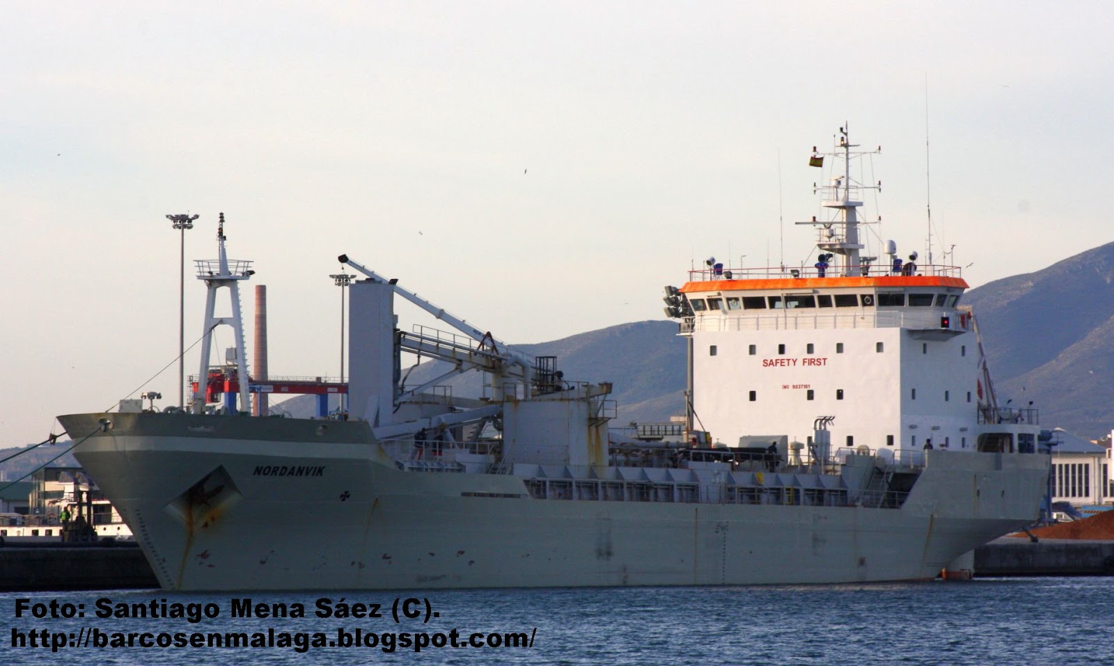 Barcos en Málaga: Llegan los buques Nordanvik y Wehr Oste.