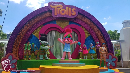 Spending A Day With Poppy & Branch at DreamWorks TrollsTopia In ...