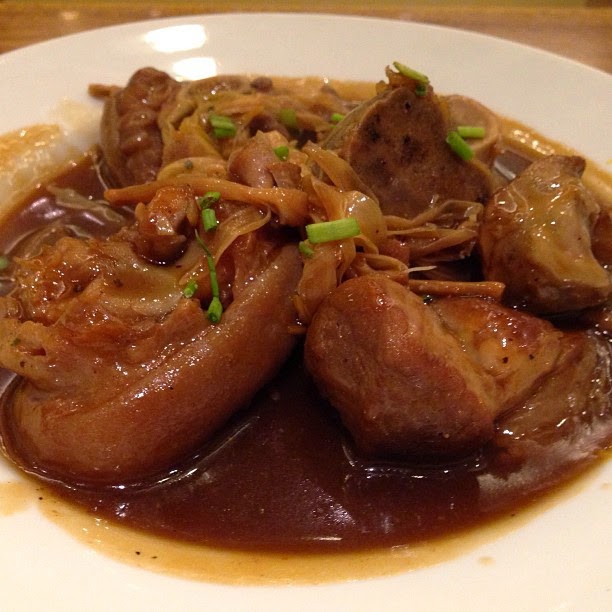 Paksiw Na Pata - Tara Po Magluto