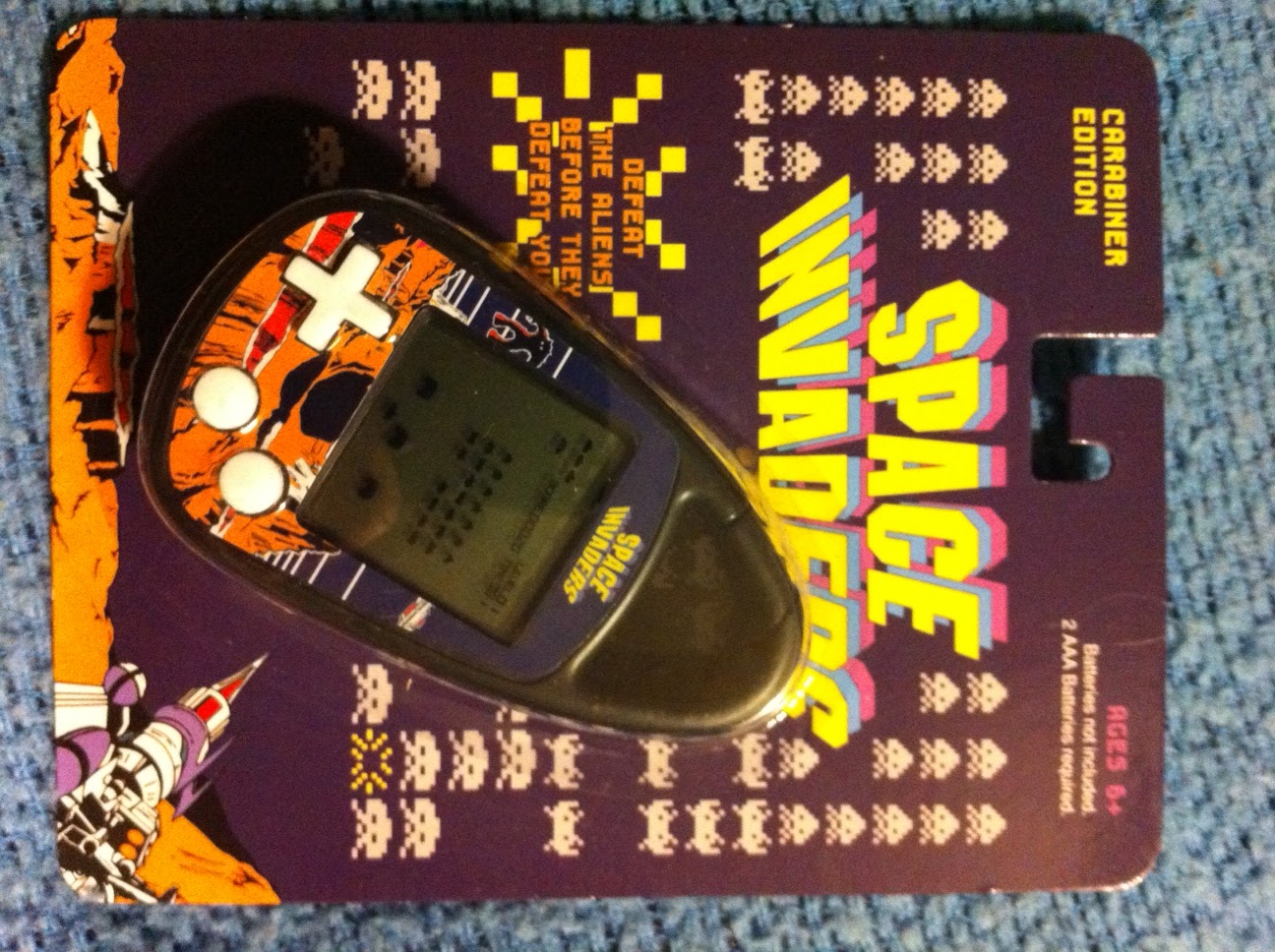 Max's old school game page: Space Invaders Handheld