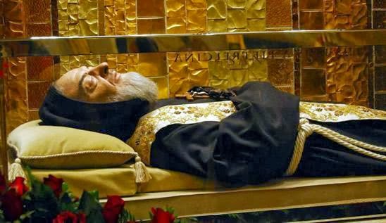 Santos Intactos e Incorruptos: São Pio de Pietrelcina