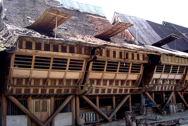 Wow, Rumah Adat Tradisional Nias Memiliki Keunikan tersendiri, Apa ...
