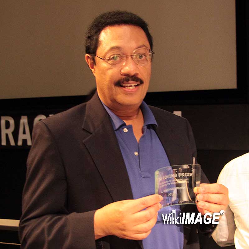 If You See Someone Without A Smile ...: Jun 18, 2012