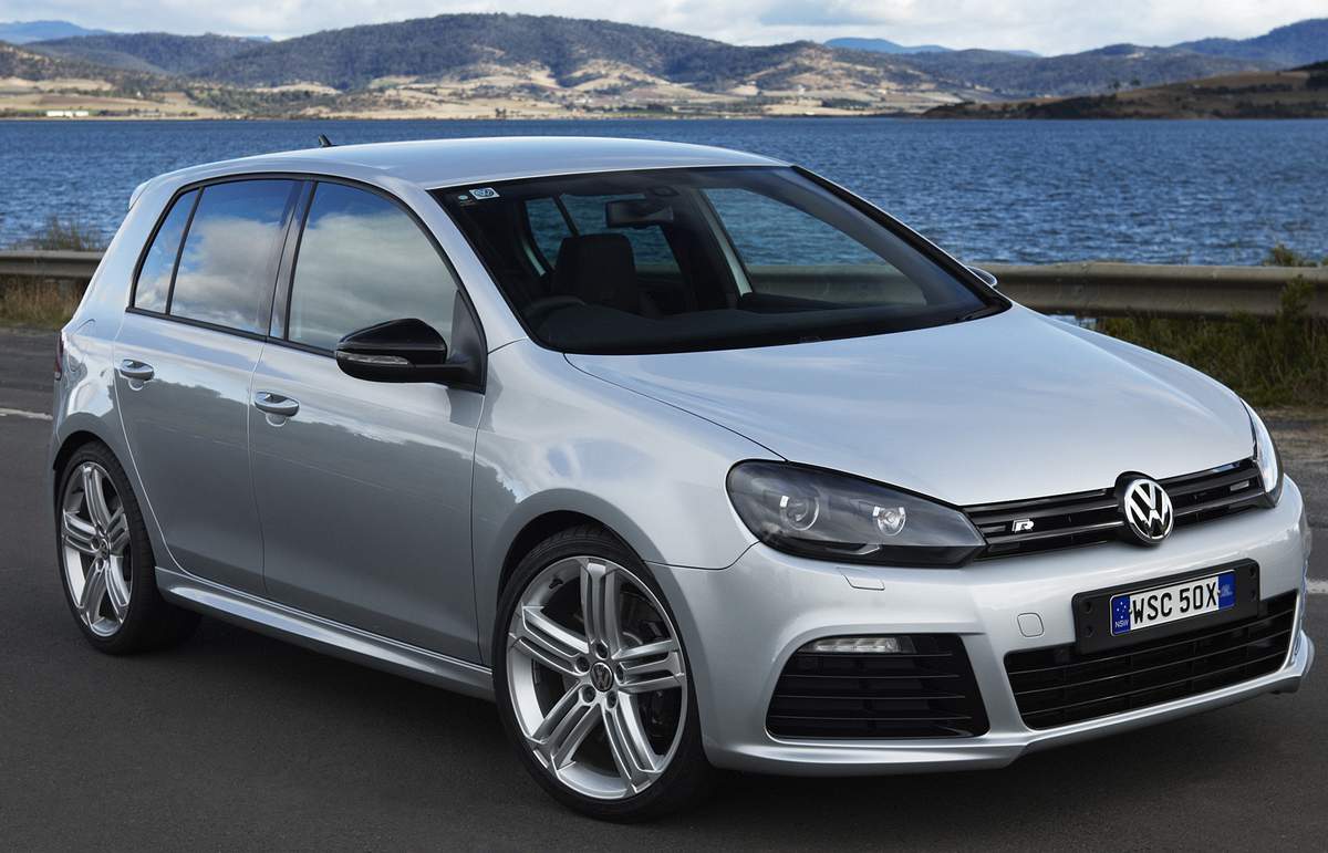 VW Golf terá um concorrente da Nissan em 2014