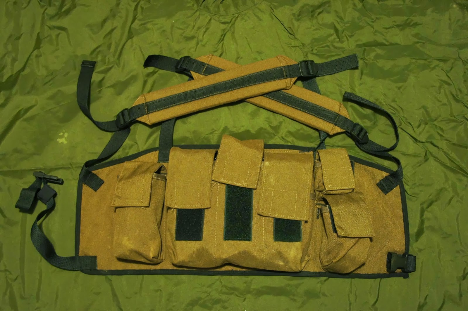 Fire Team Zulu Airsoft: Viceroy's Gear Review - SADF M83 Chest Rig
