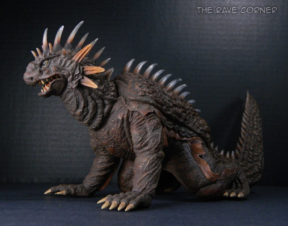 The Rave Corner: X-Plus Varan 1958 (25 cm) Figure Review