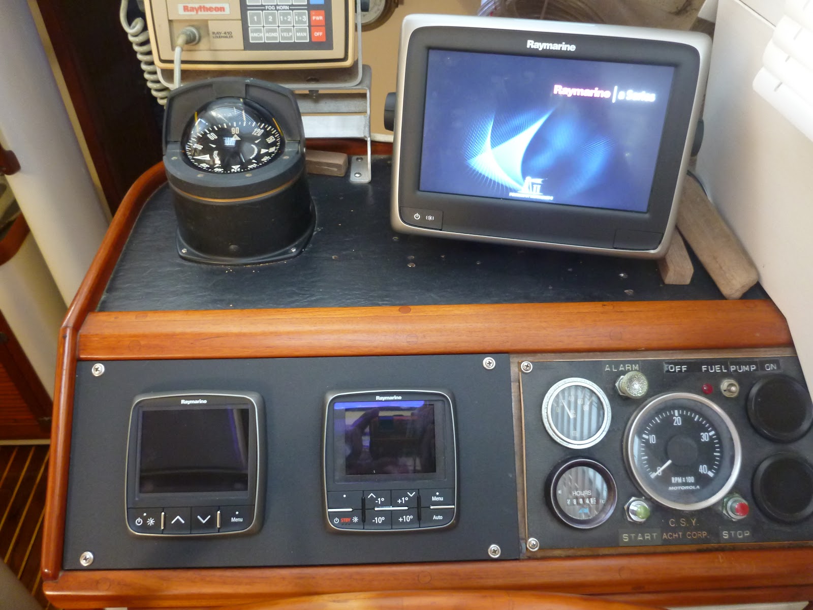 MEMORY ROSE: Forward Helm