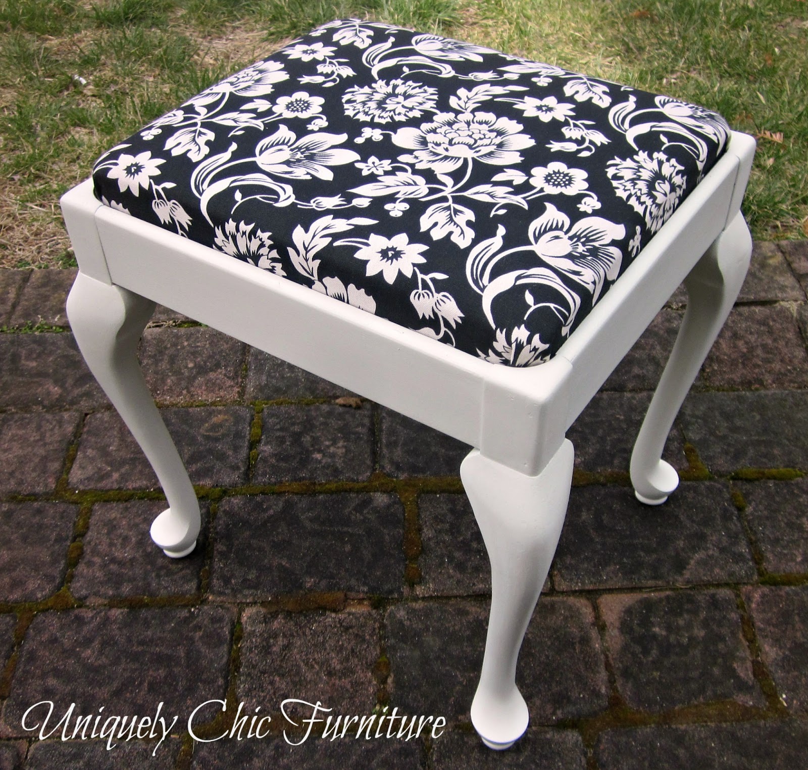 Uniquely Chic Furniture: Sewing Machine Benches