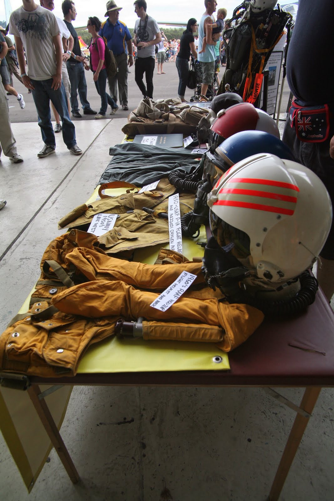 Heritage flight gear / flying gear displays: WHAT I DISPLAY AT AIRSHOWS ...