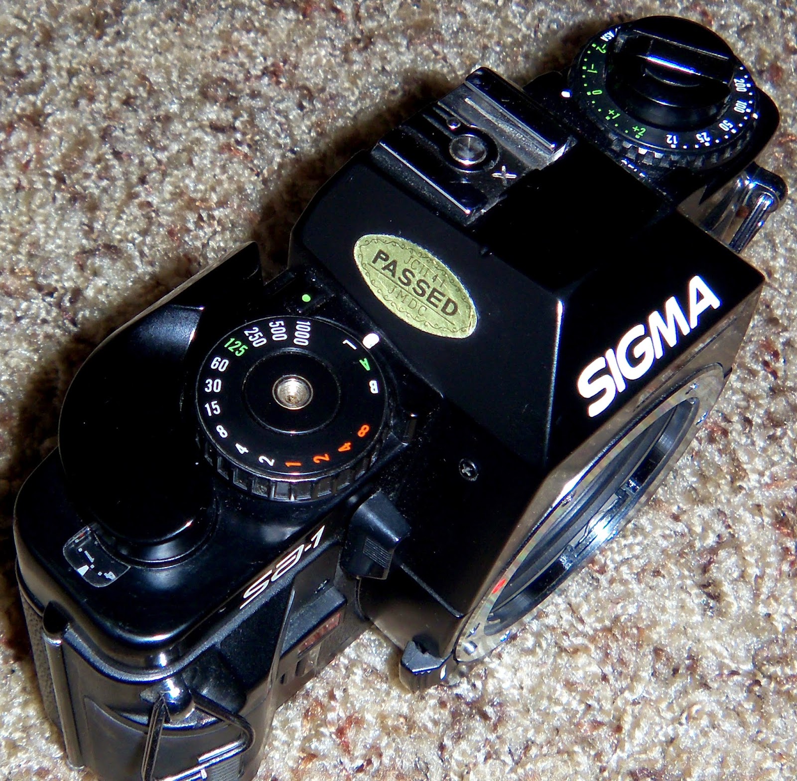 The Chens: The User's Review: Sigma sa-1 35mm SLR Camera with Quartz ...