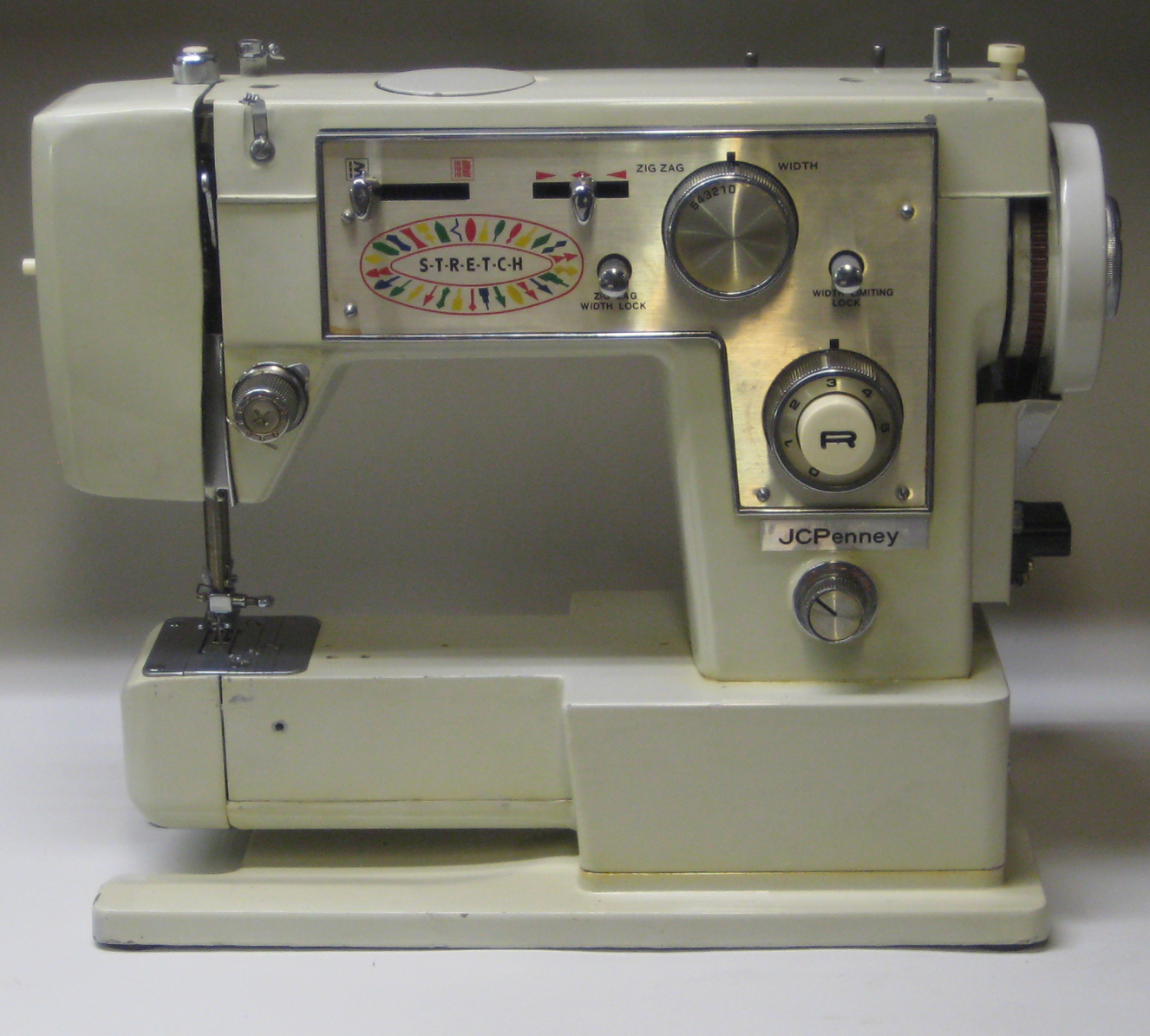 MI Vintage Sewing Machines: J C Penny 6910